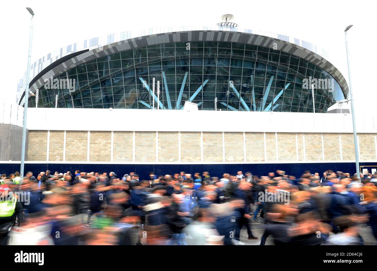 Tottenham hotspur fans outside tottenham hotspur stadium hi-res stock ...