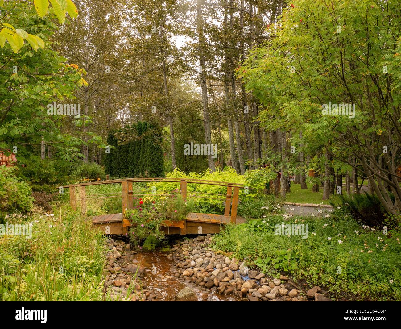 Bridge flower beautiful hi-res stock photography and images - Alamy