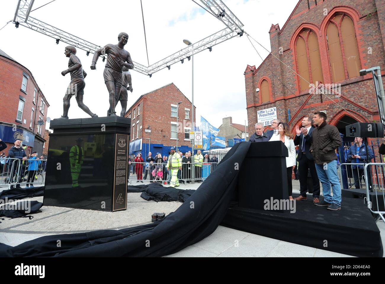 A statue celebrating evertons holy trinity hi-res stock photography and ...