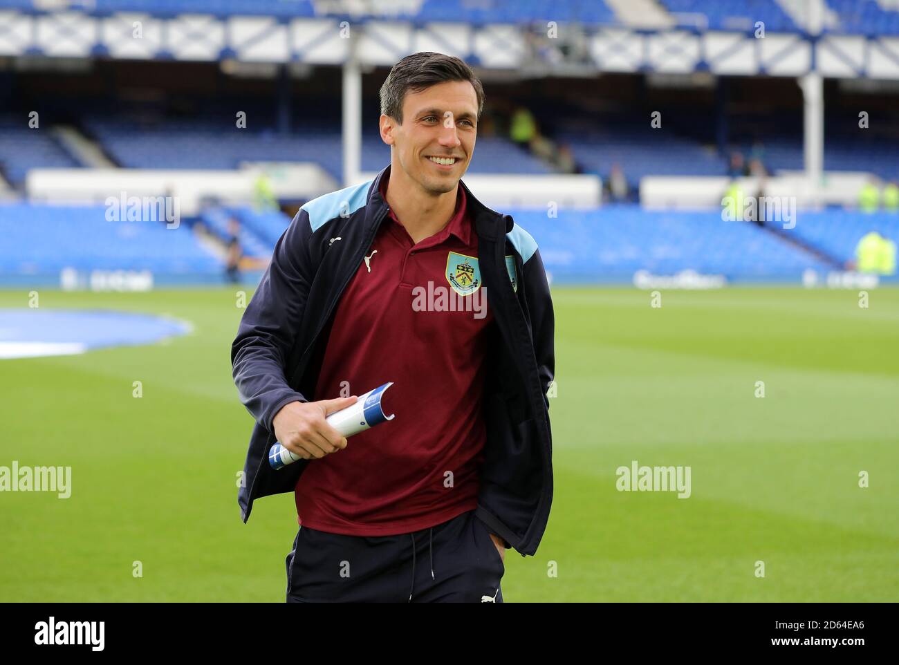Burnley's Jack Cork on the pitch at Goodison Park before kick-off Stock ...