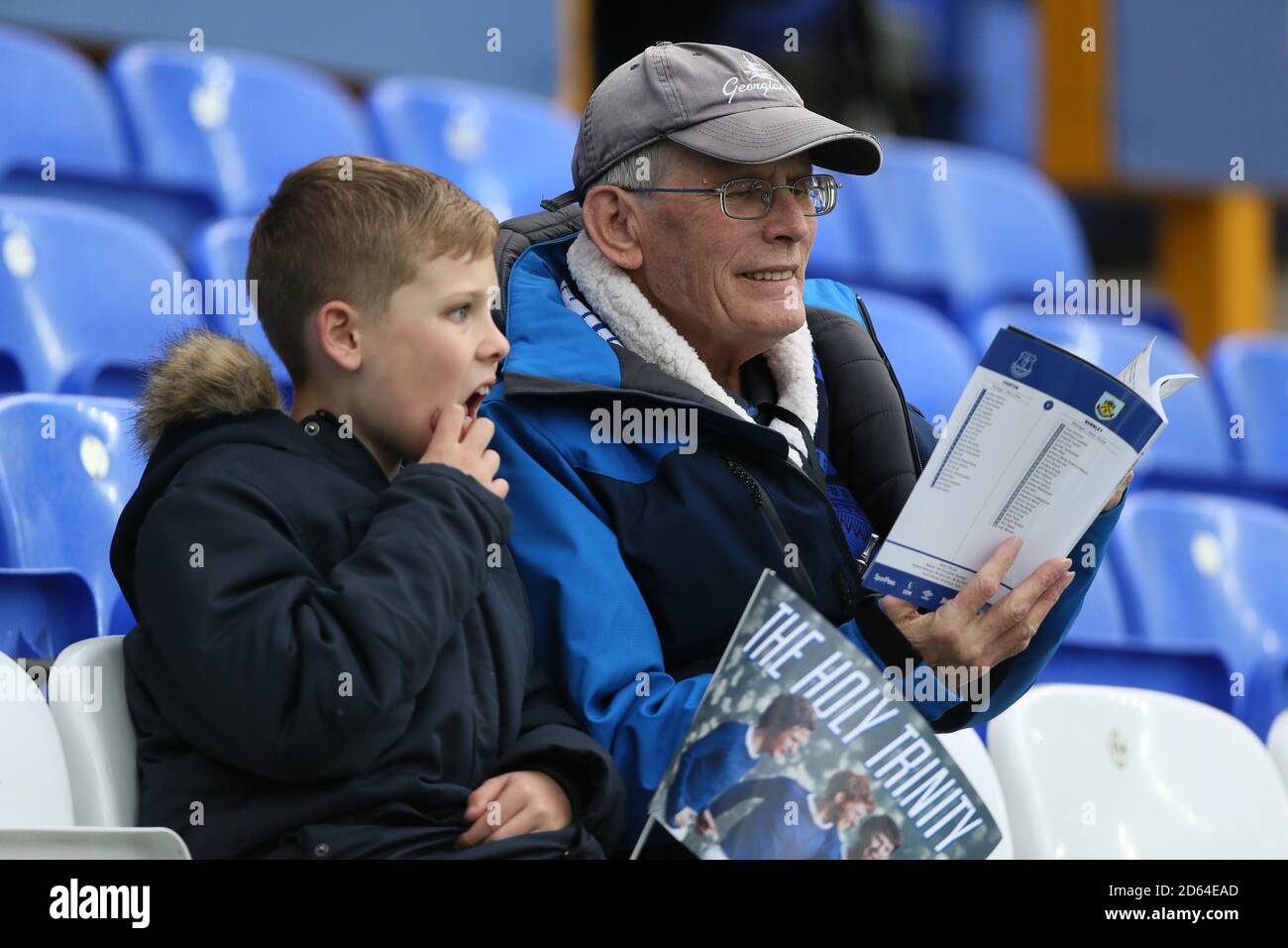 Goodison park everton fans in the stands hi-res stock photography and ...