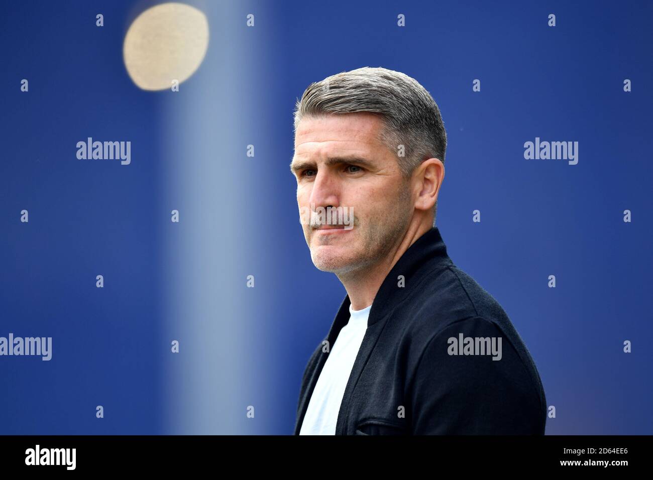 Löwe manager hi-res stock photography and images - Alamy