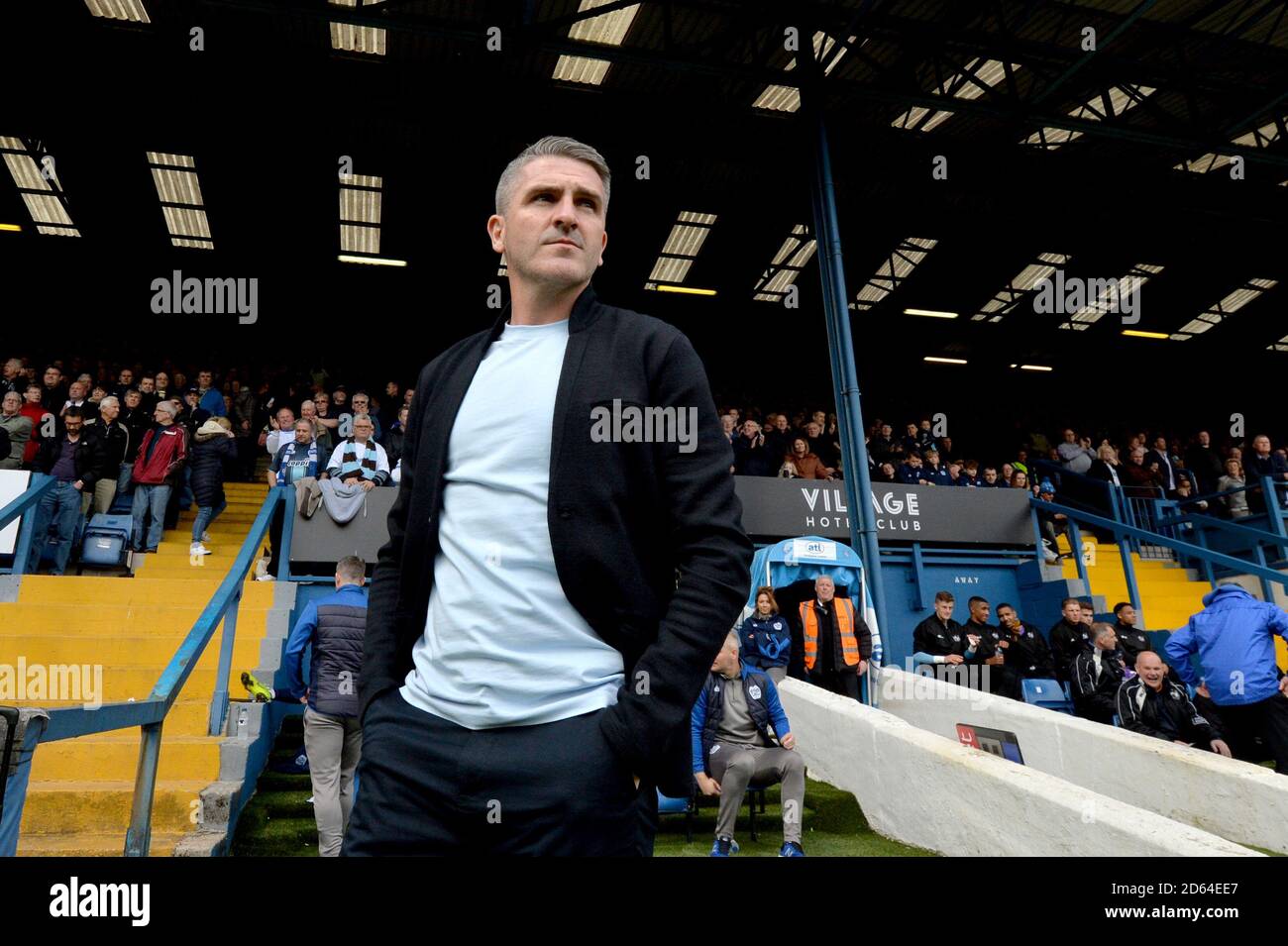 Löwe manager hi-res stock photography and images - Alamy