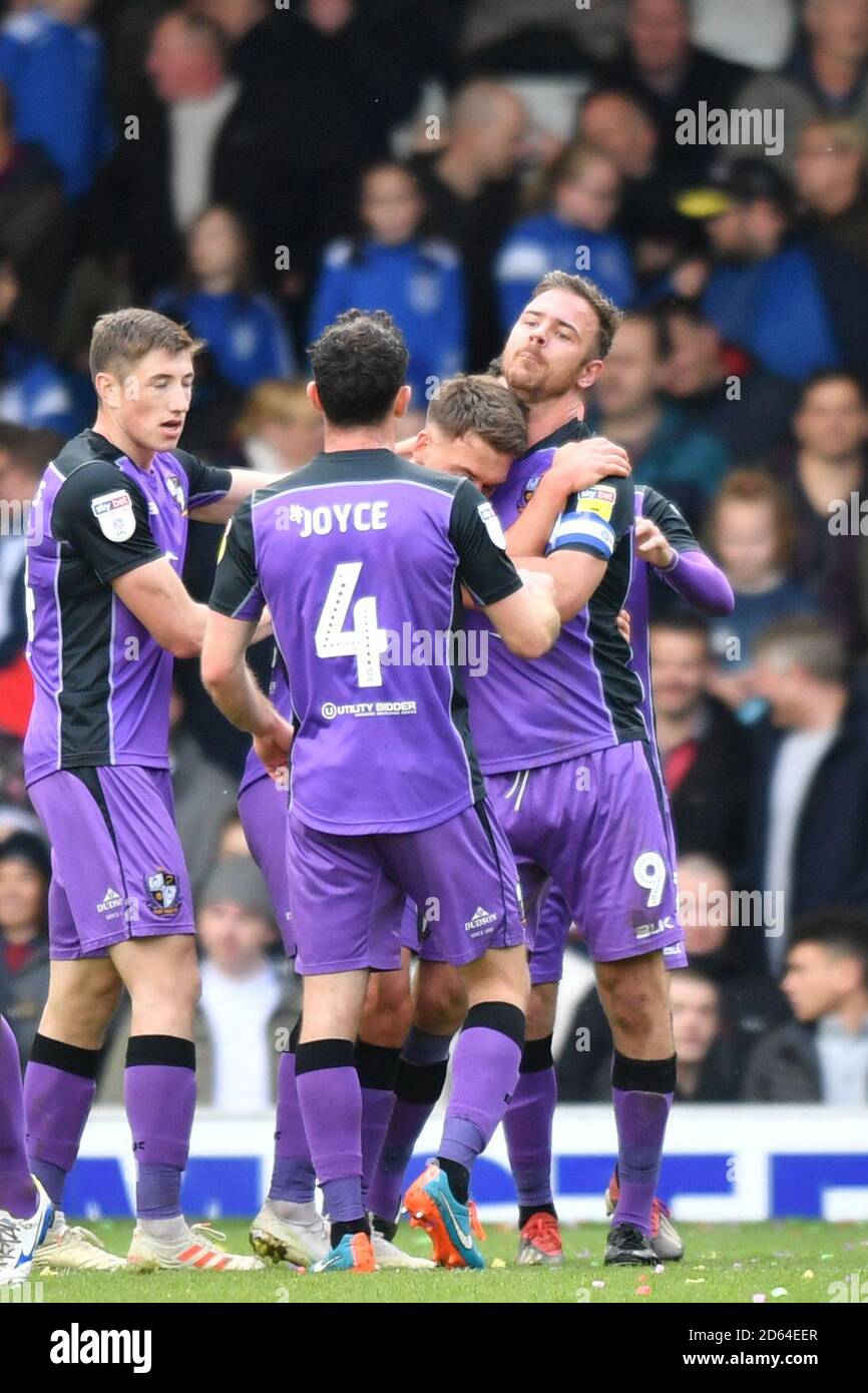 Port Vale's captain Tom Pope scores his side's first goal of the game ...