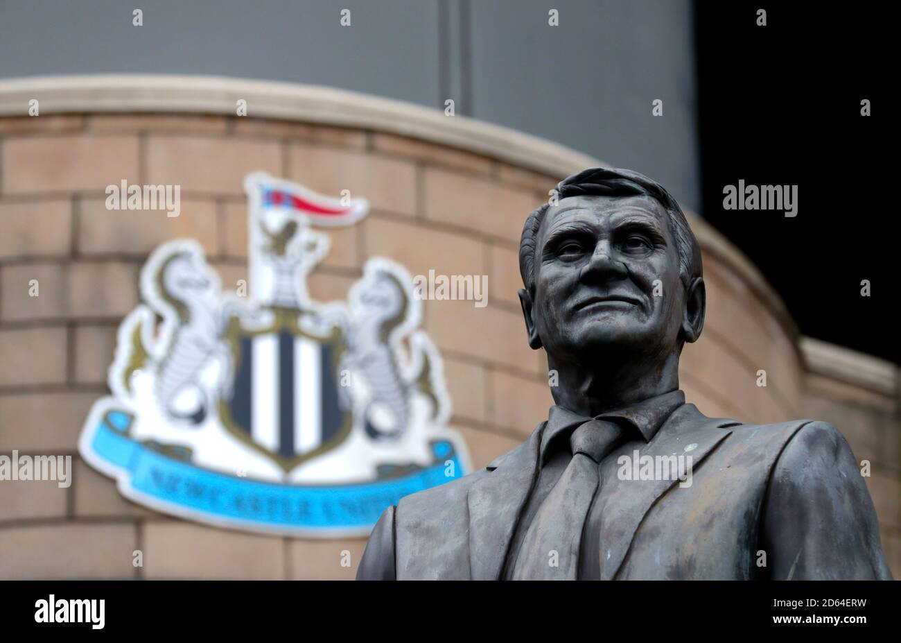 Sir bobby robson statue outside st james park hi-res stock photography ...