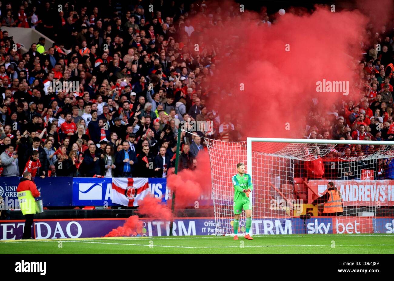 Smoke flare hi-res stock photography and images - Alamy