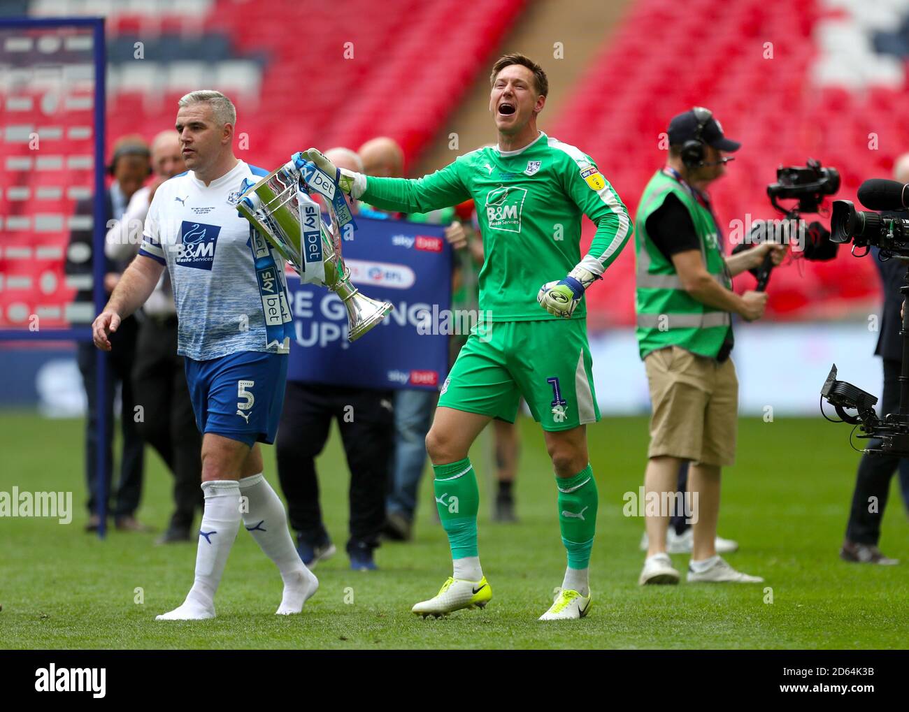 Steve mcnulty tranmere trophy hi-res stock photography and images - Alamy