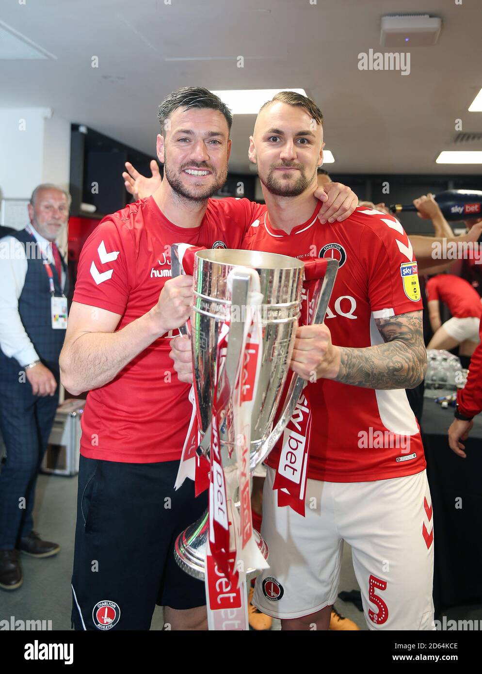 Johnnie jackson charlton trophy hi-res stock photography and images - Alamy