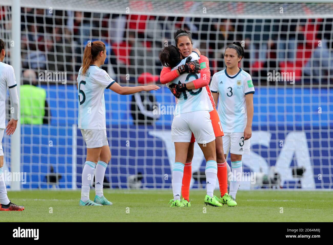 Players hug hi-res stock photography and images - Alamy