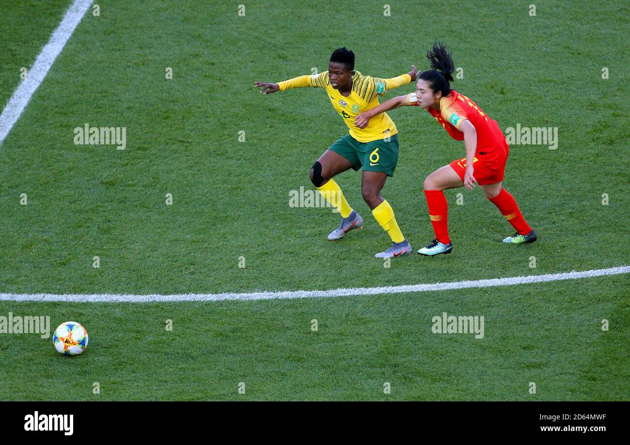 South Africa's Mamello Makhabane (left) and China's Gu Yasha battle for ...