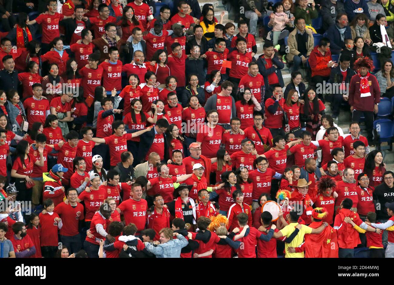 China womens football fans hi-res stock photography and images - Alamy