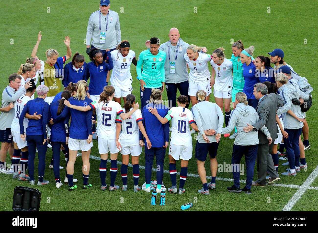 United States team celebrate their win after the final whistle Stock ...
