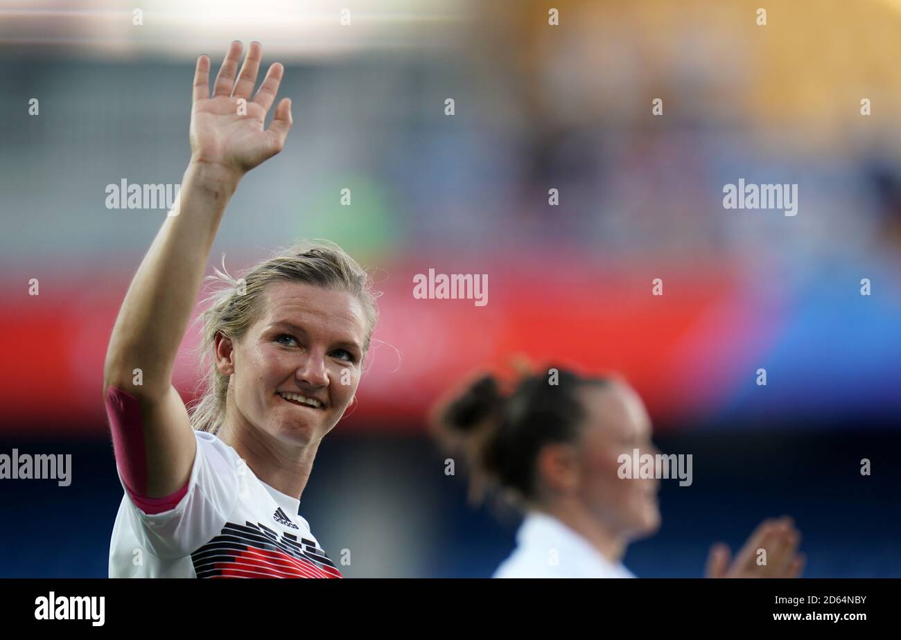 Germany's Alexandra Popp waves to fans after the final whistle Stock ...