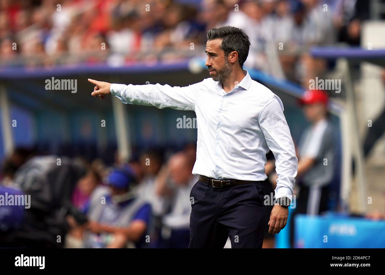 Spain head coach Jorge Vilda instructs his players Stock Photo - Alamy