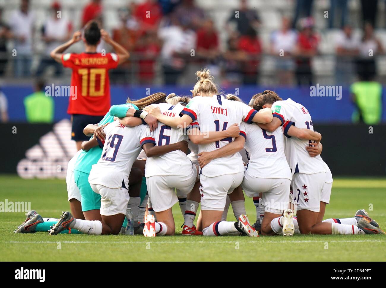 United States during a huddle after the final whistle Stock Photo - Alamy