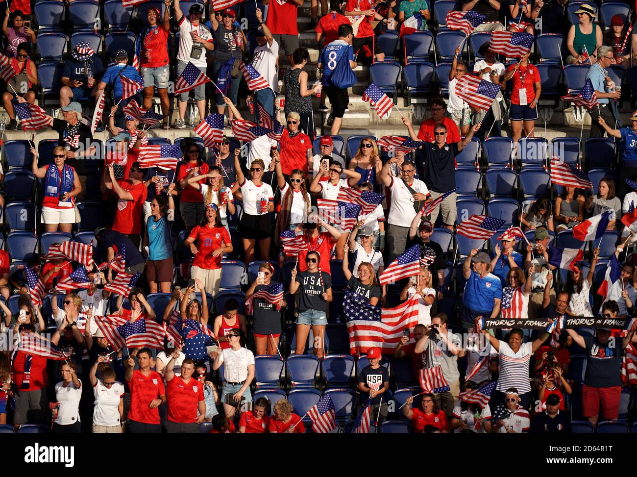 Usa fans in the stands hi-res stock photography and images - Alamy