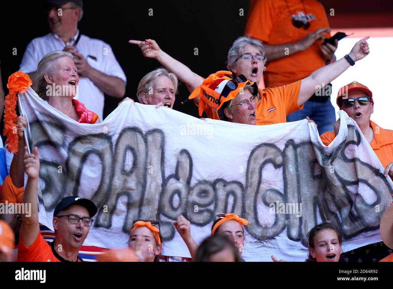 Netherlands fans women football hi-res stock photography and images - Alamy