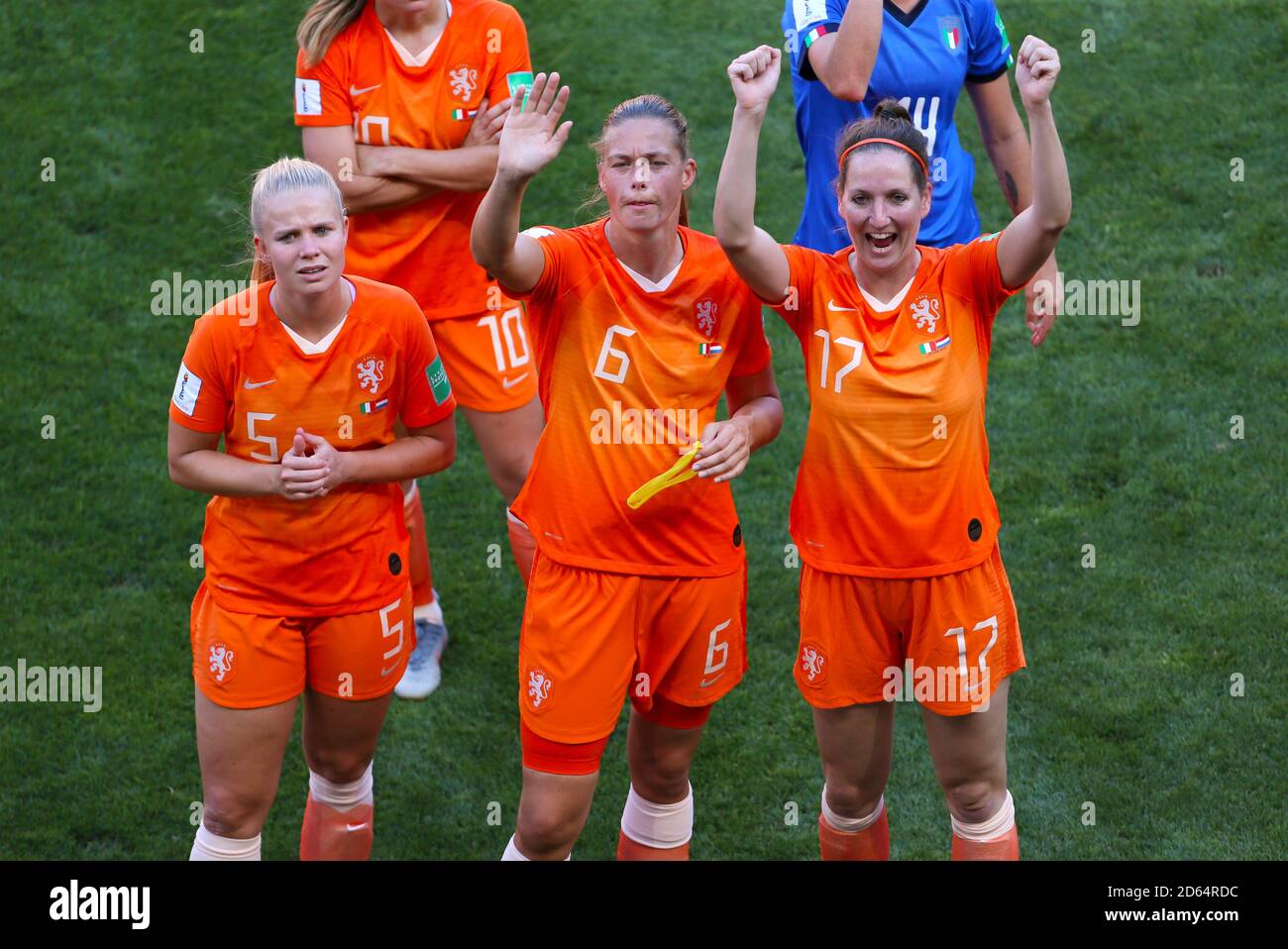 Netherlands' Kika van Es, Anouk Dekker and Ellen Jansen celebrate after ...