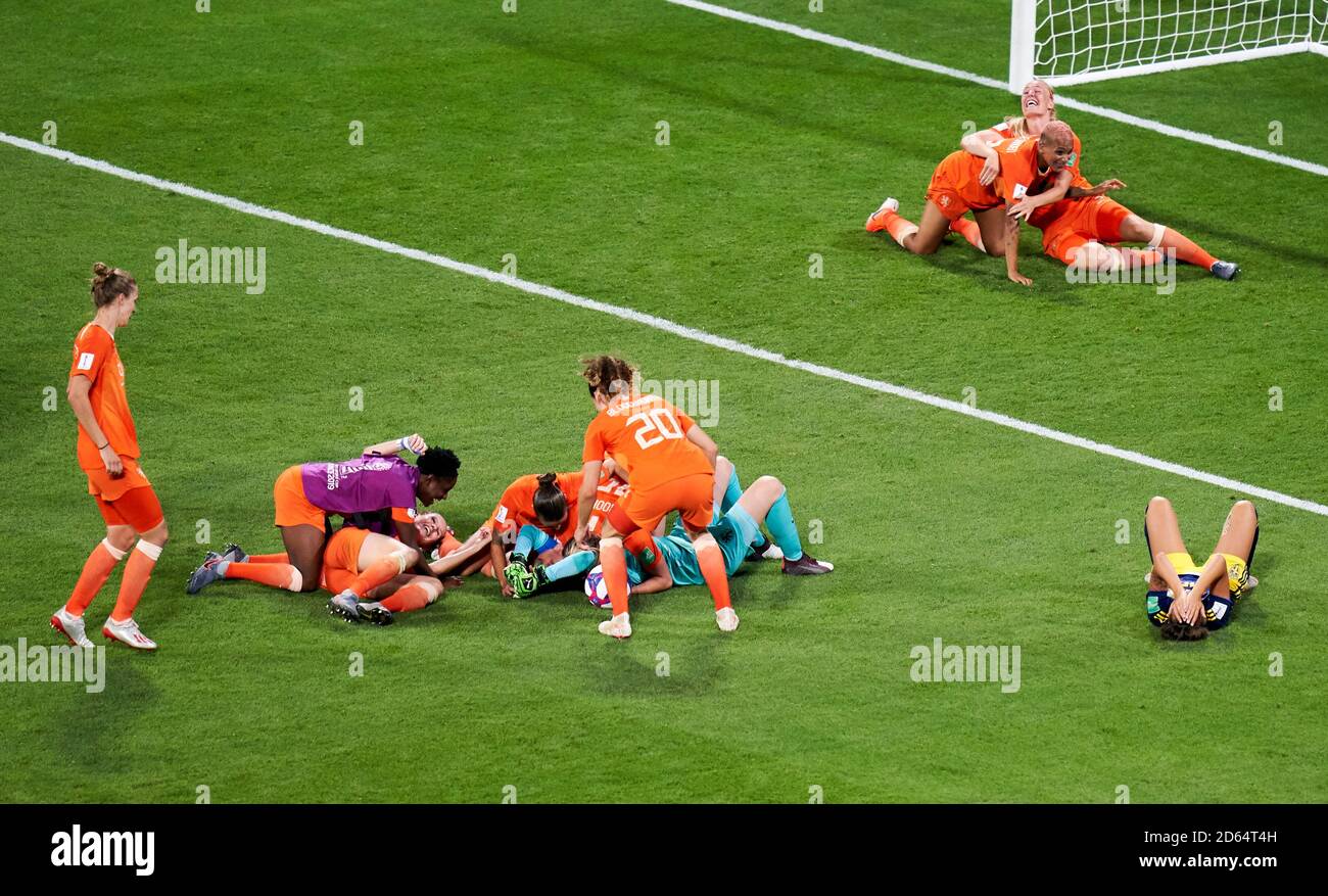 Netherlands players celebrate their win after the final whistle Stock ...