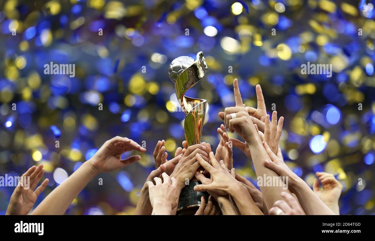 USA team celebrate winning the FIFA Women's World Cup trophy after the ...
