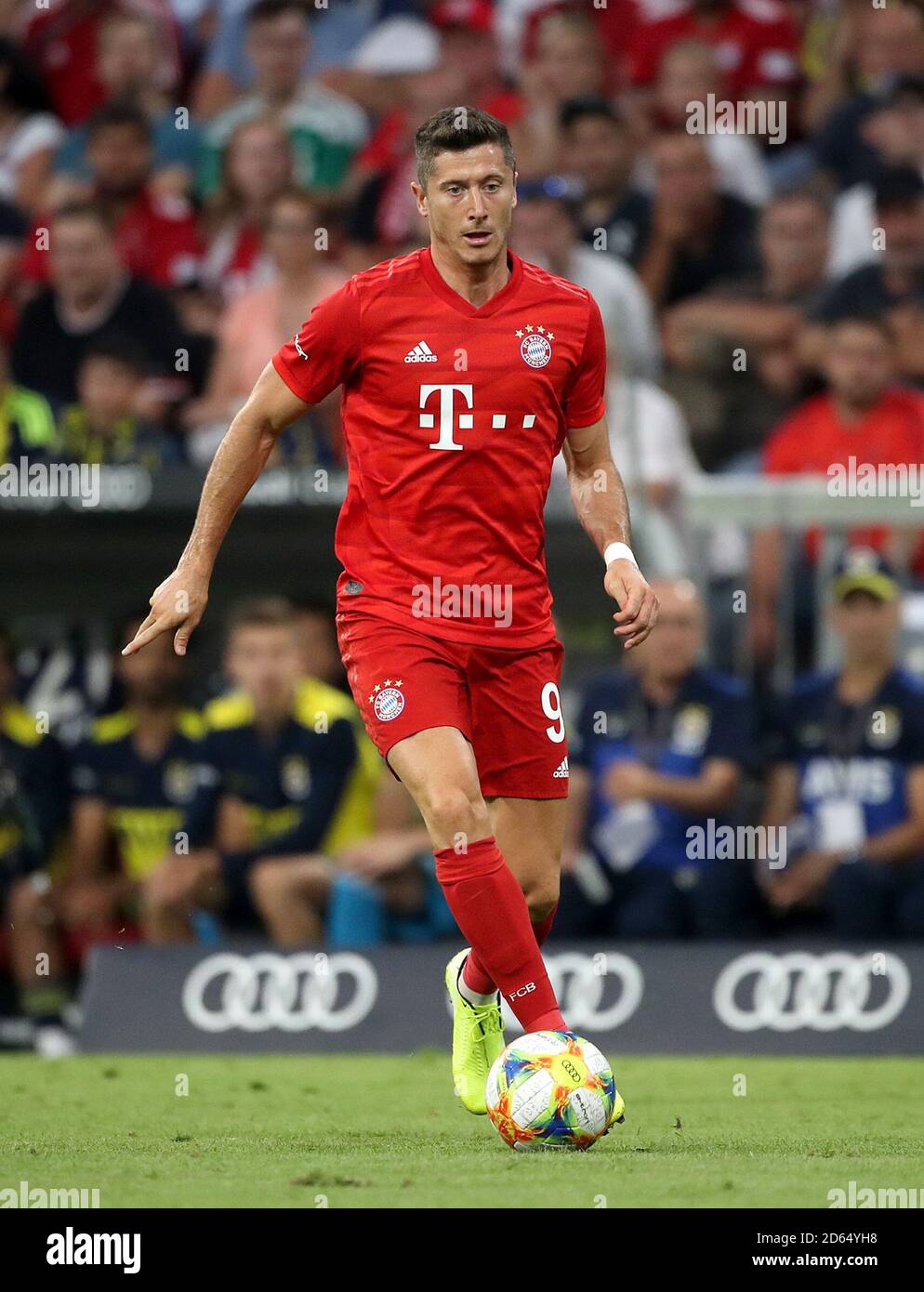 Bayern munich's robert lewandowski hi-res stock photography and images ...