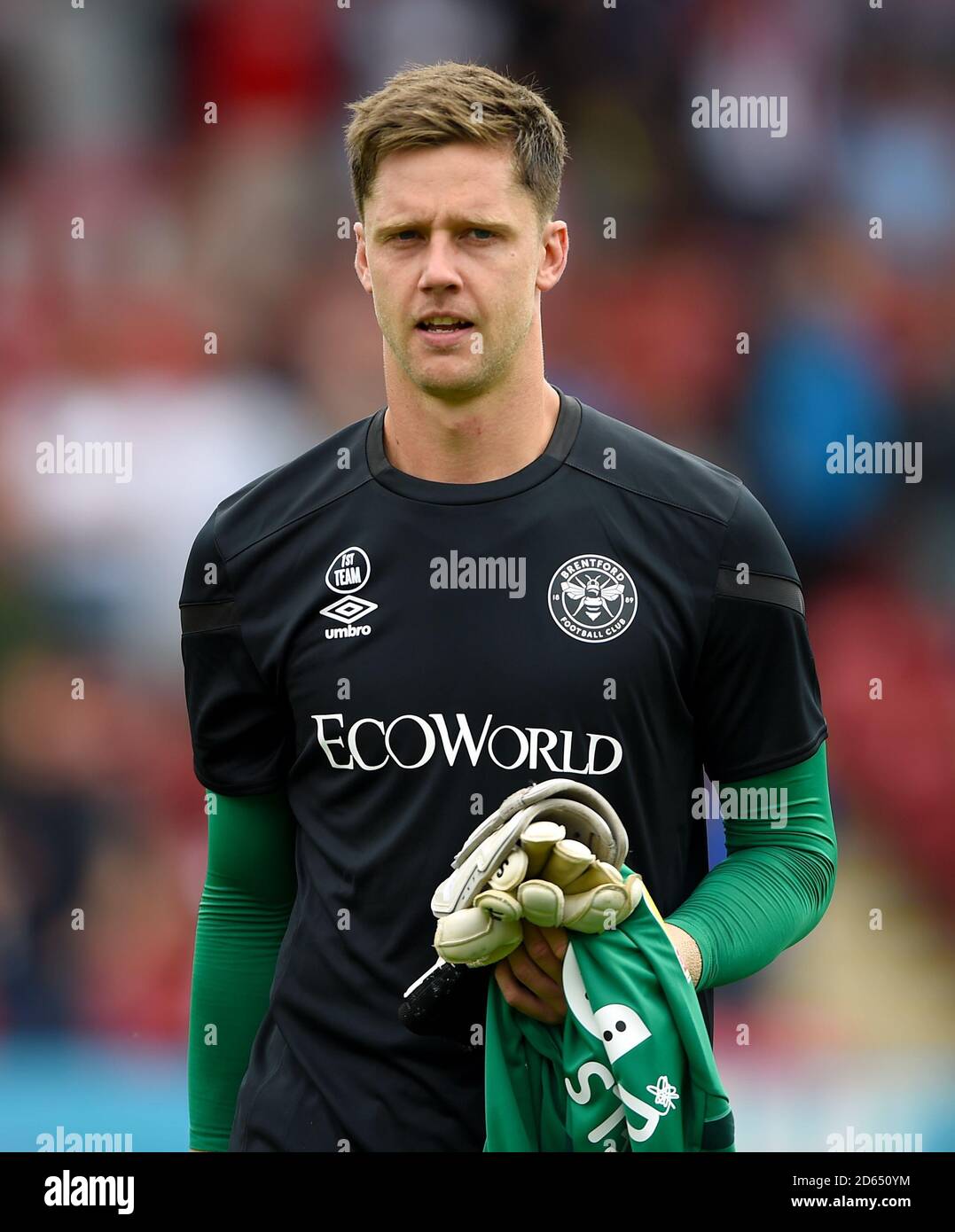 Brentford goalkeeper Luke Daniels Stock Photo - Alamy