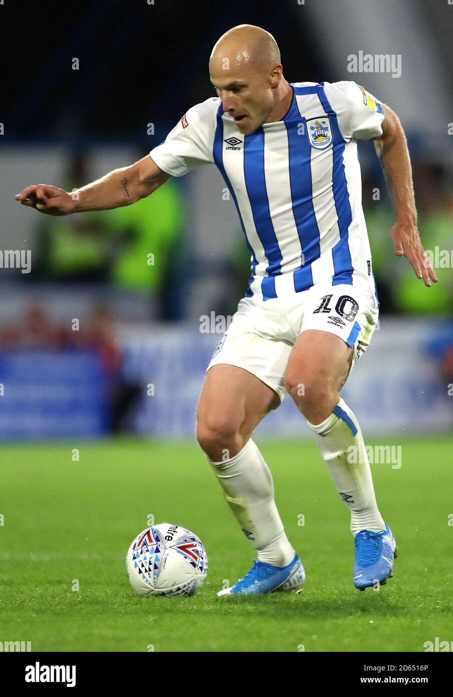 Huddersfield towns aaron mooy hi-res stock photography and images - Alamy