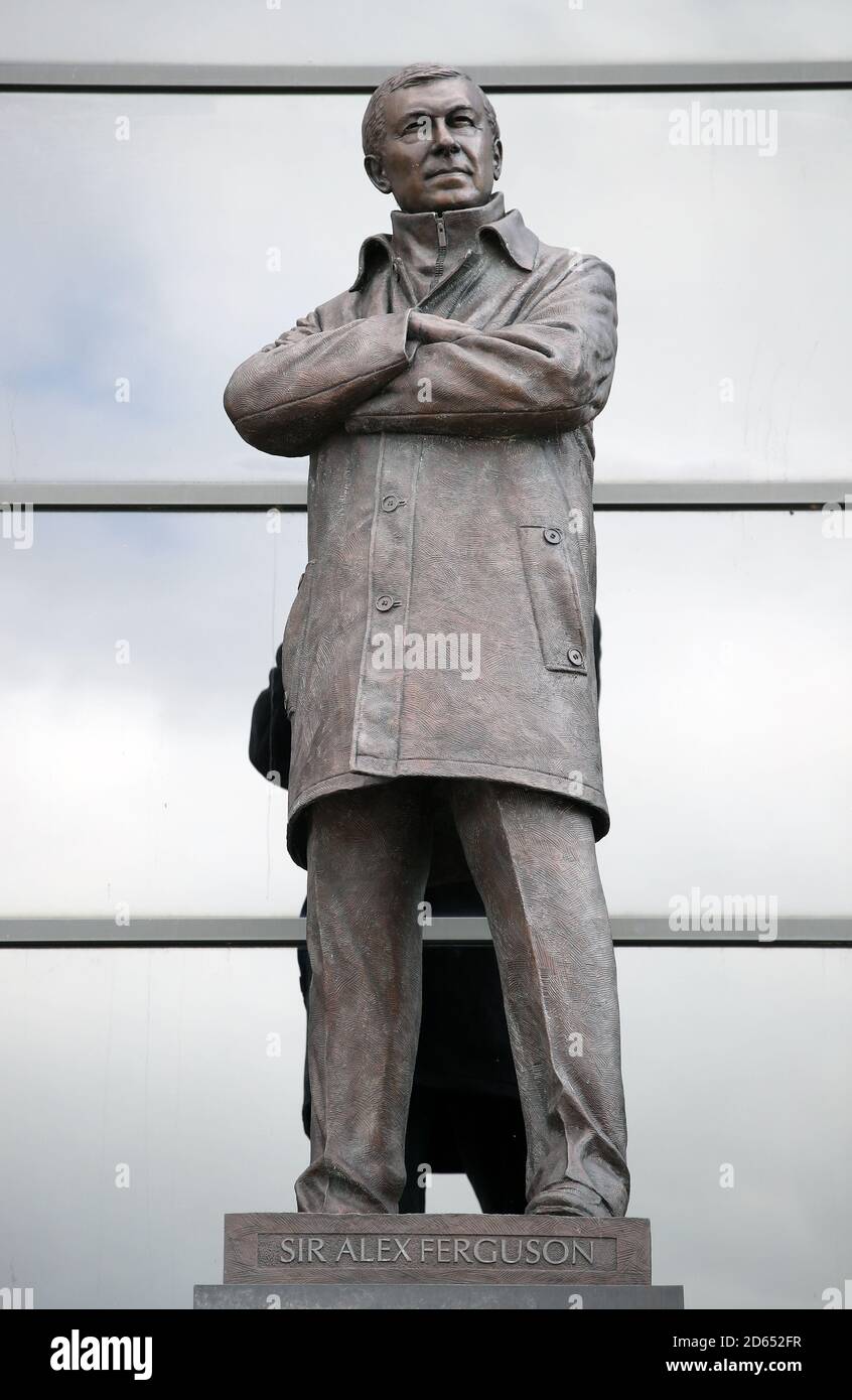 Manu stand hi-res stock photography and images - Alamy