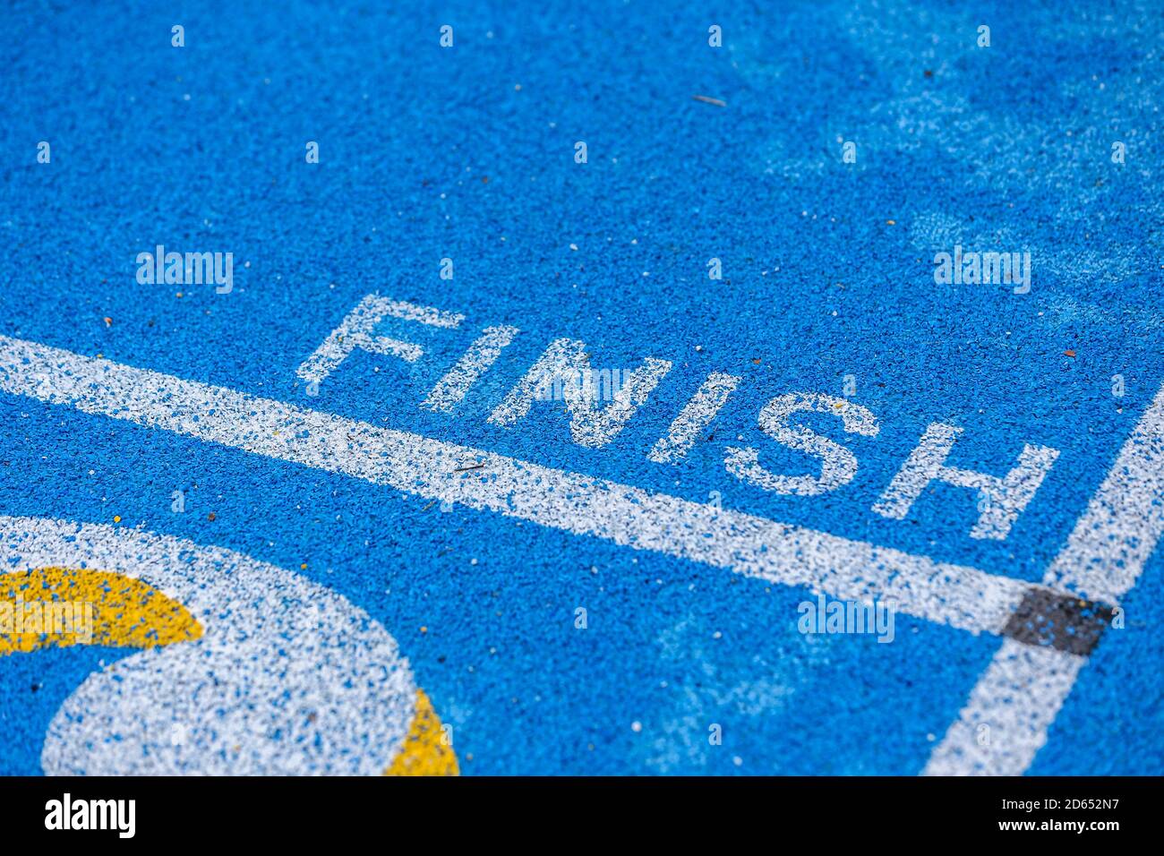 Track race finish hi-res stock photography and images - Alamy
