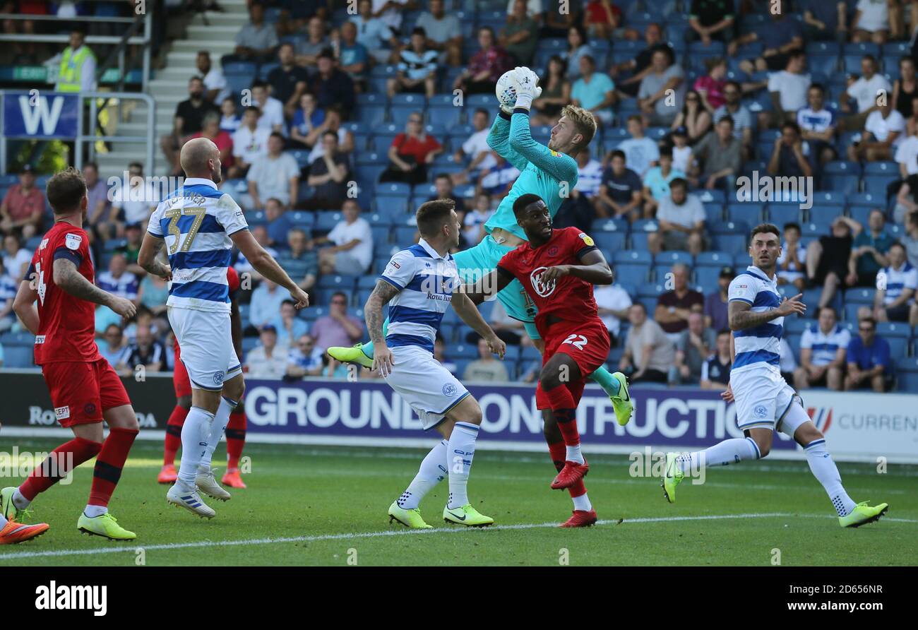 Queens Park Rangers' goalkeeper Joe Lumley in action Stock Photo - Alamy