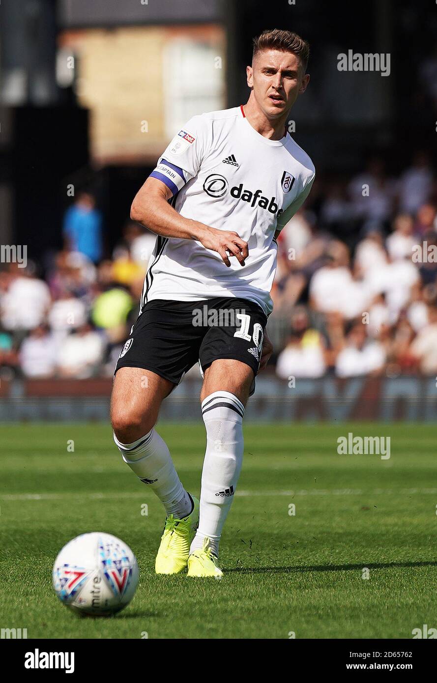 Fulham's Tom Cairney Stock Photo - Alamy