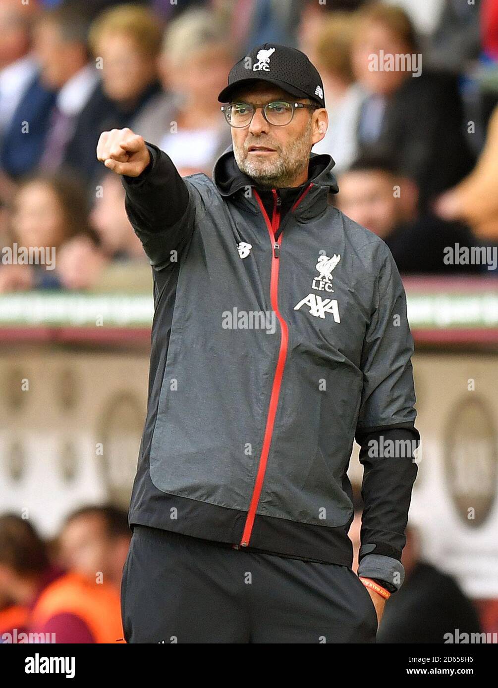 Liverpool manager Jurgen Klopp gestures on the touchline Stock Photo ...