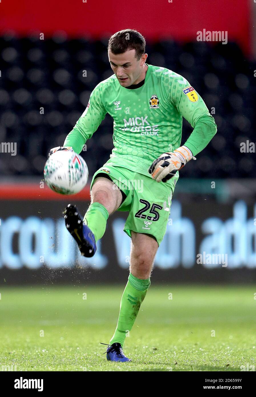 Cambridge United's Callum Burton Stock Photo - Alamy