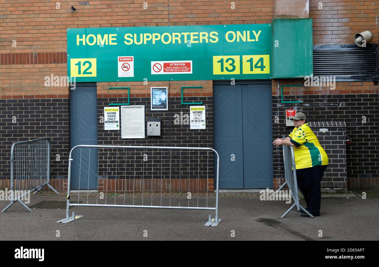 Football turnstile premier league hi-res stock photography and images ...