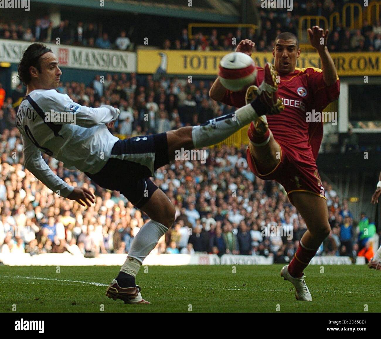 Reading battle for the ball hi-res stock photography and images - Alamy