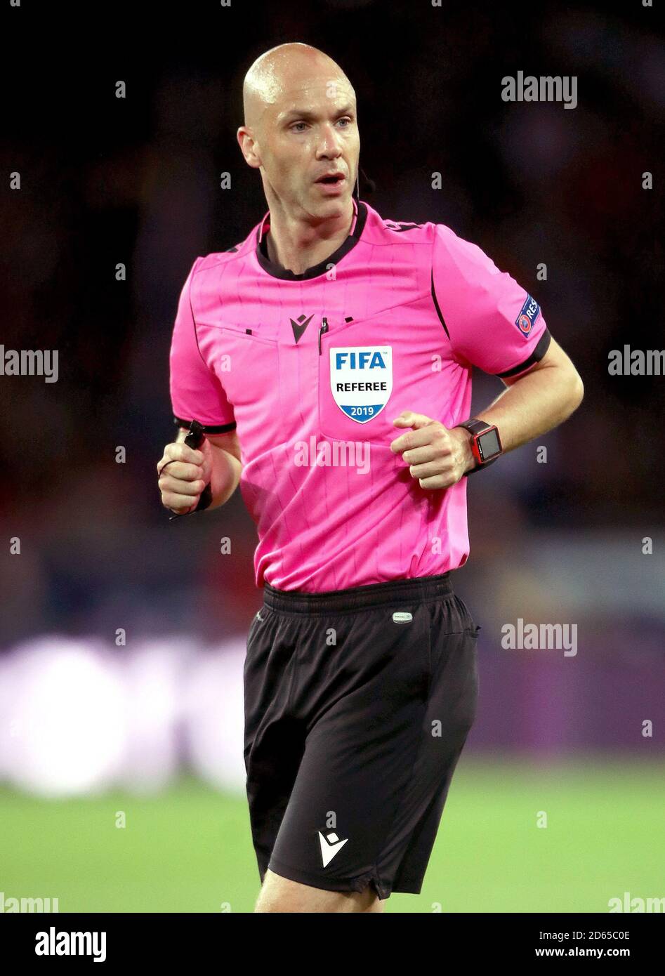 Referee Anthony Taylor Stock Photo - Alamy