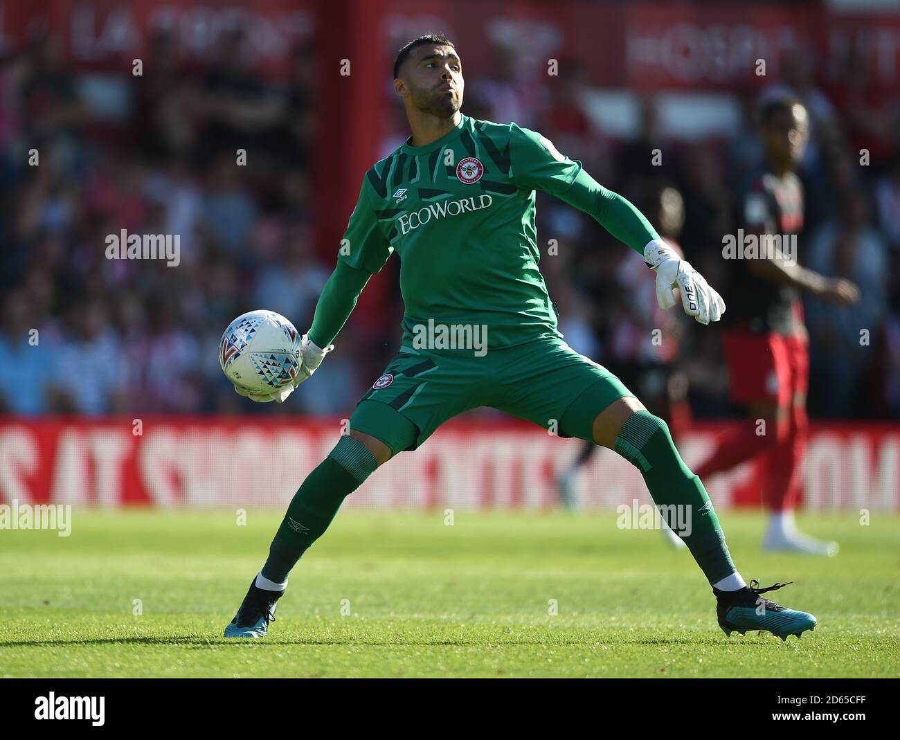 Brentford goalkeeper David Raya Stock Photo - Alamy