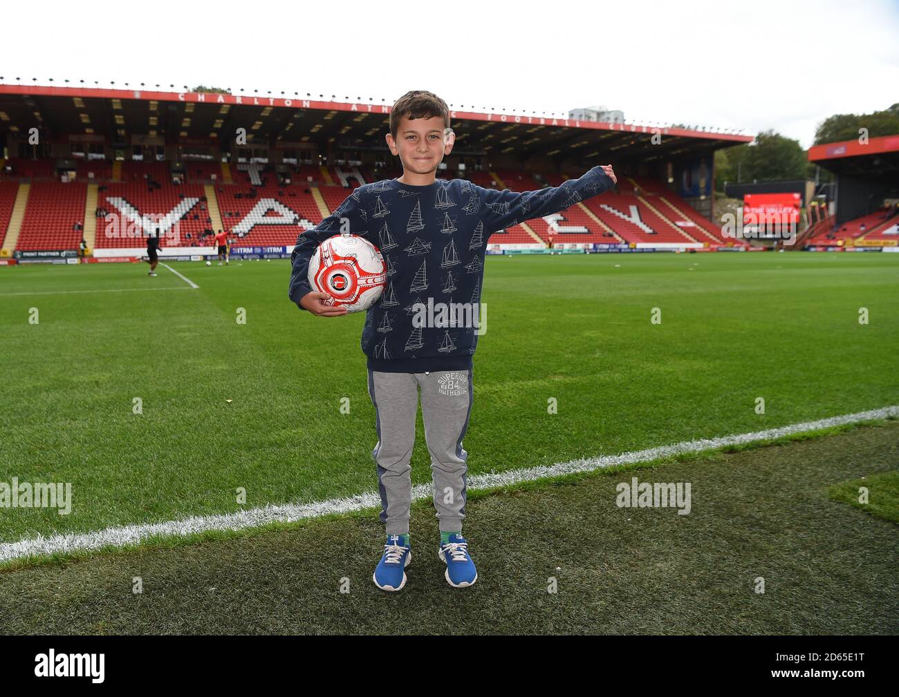 Young Red for pitch side experience Stock Photo - Alamy