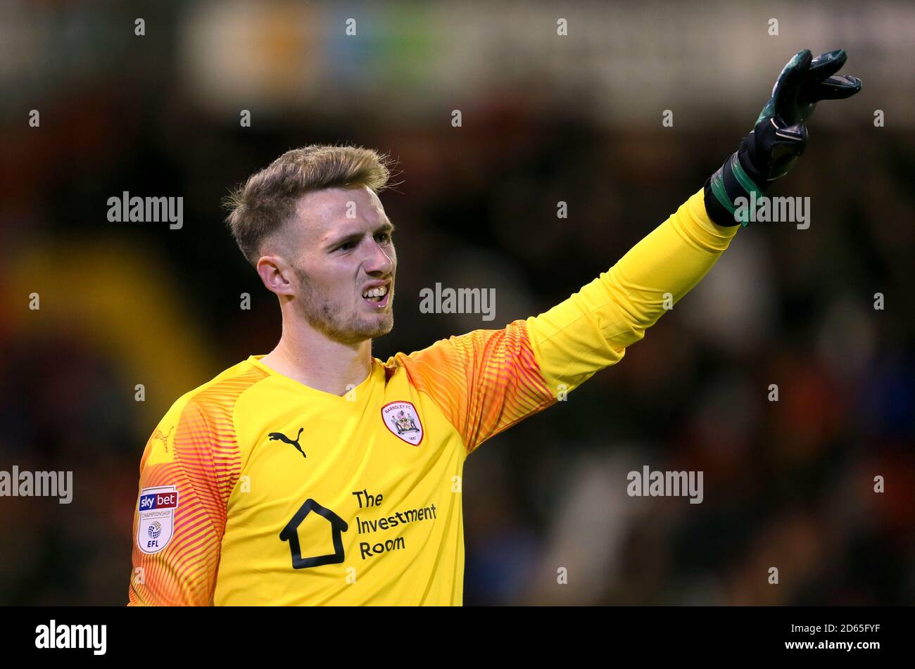 Barnsley goalkeeper Bradley Collins Stock Photo - Alamy