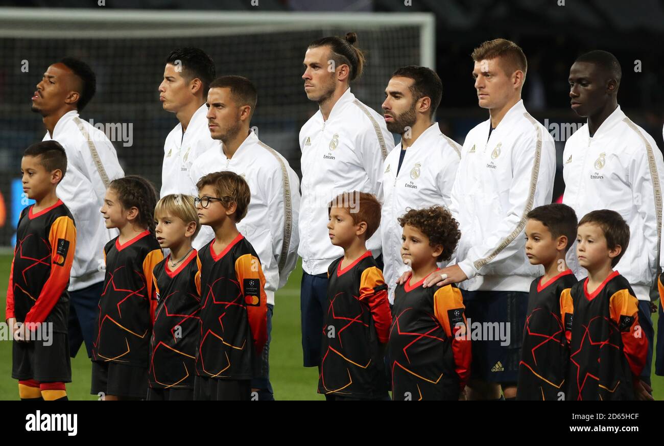 Real Madrid's Gareth Bale with teammates prior to game Stock Photo - Alamy