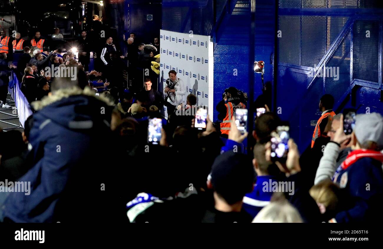 Fans video the Chelsea players arriving at the stadium Stock Photo - Alamy