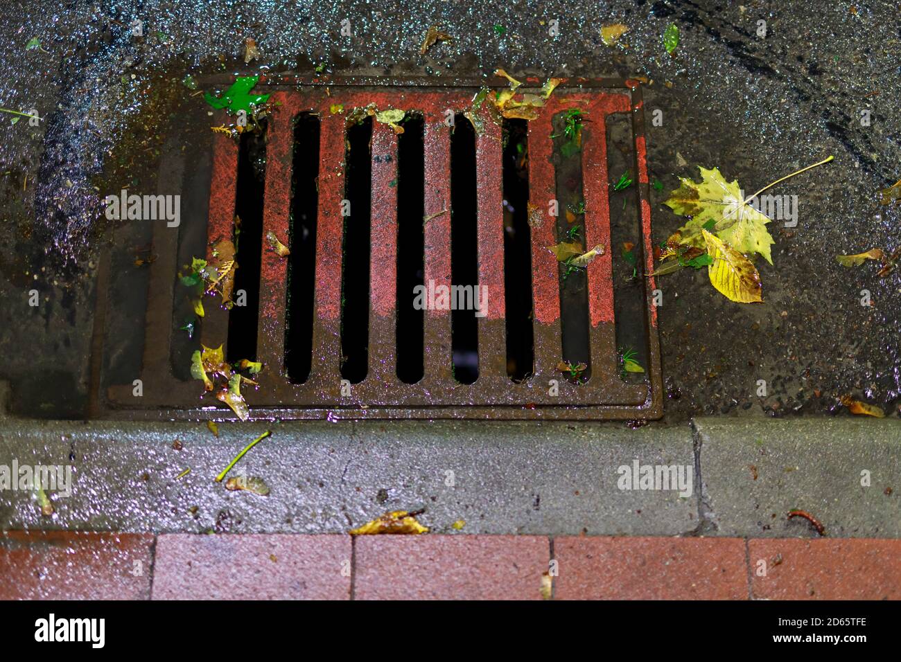 Manhole sewer overflow hi-res stock photography and images - Alamy