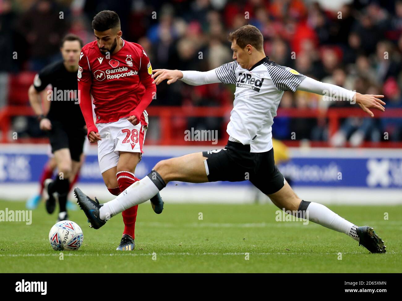 Nottingham Forest's Tiago Silva and Derby County's Krystian Bielik ...