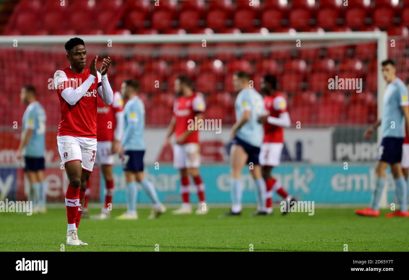 Darren handley referee hi-res stock photography and images - Alamy