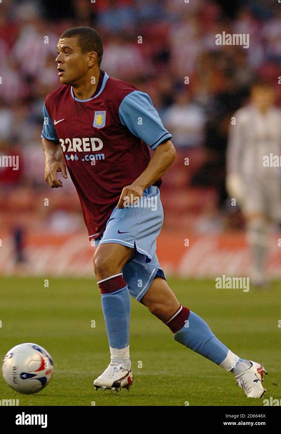 Wilfred Bouma, Aston Villa Stock Photo - Alamy
