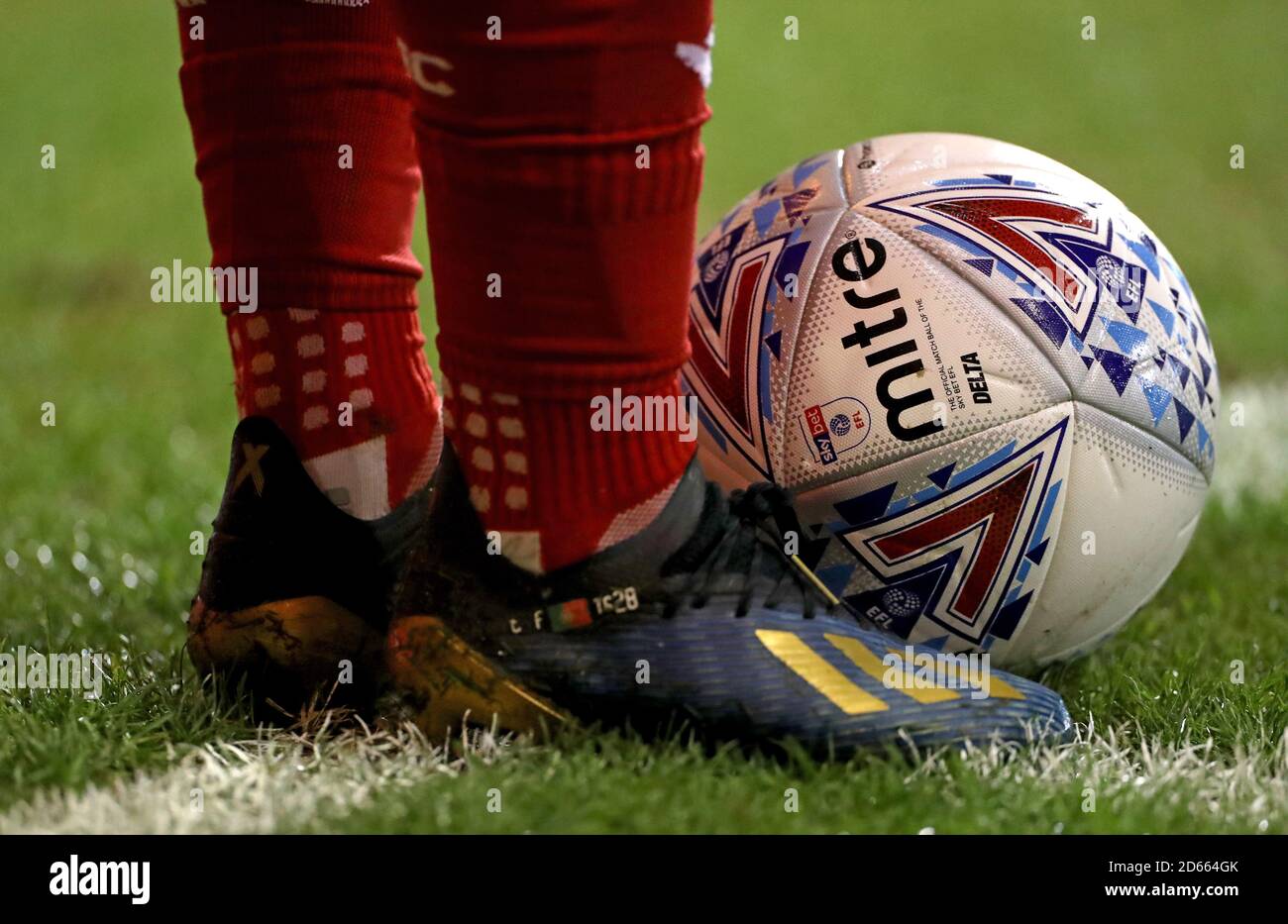 Nottingham Forest's Tiago Silva prepares to take a corner Stock Photo ...