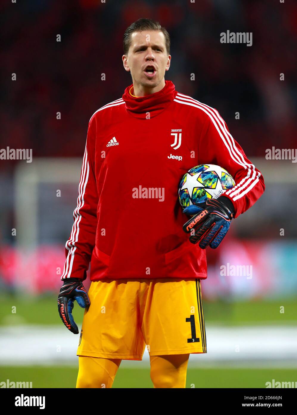 Juventus goalkeeper wojciech szczesny hi-res stock photography and ...