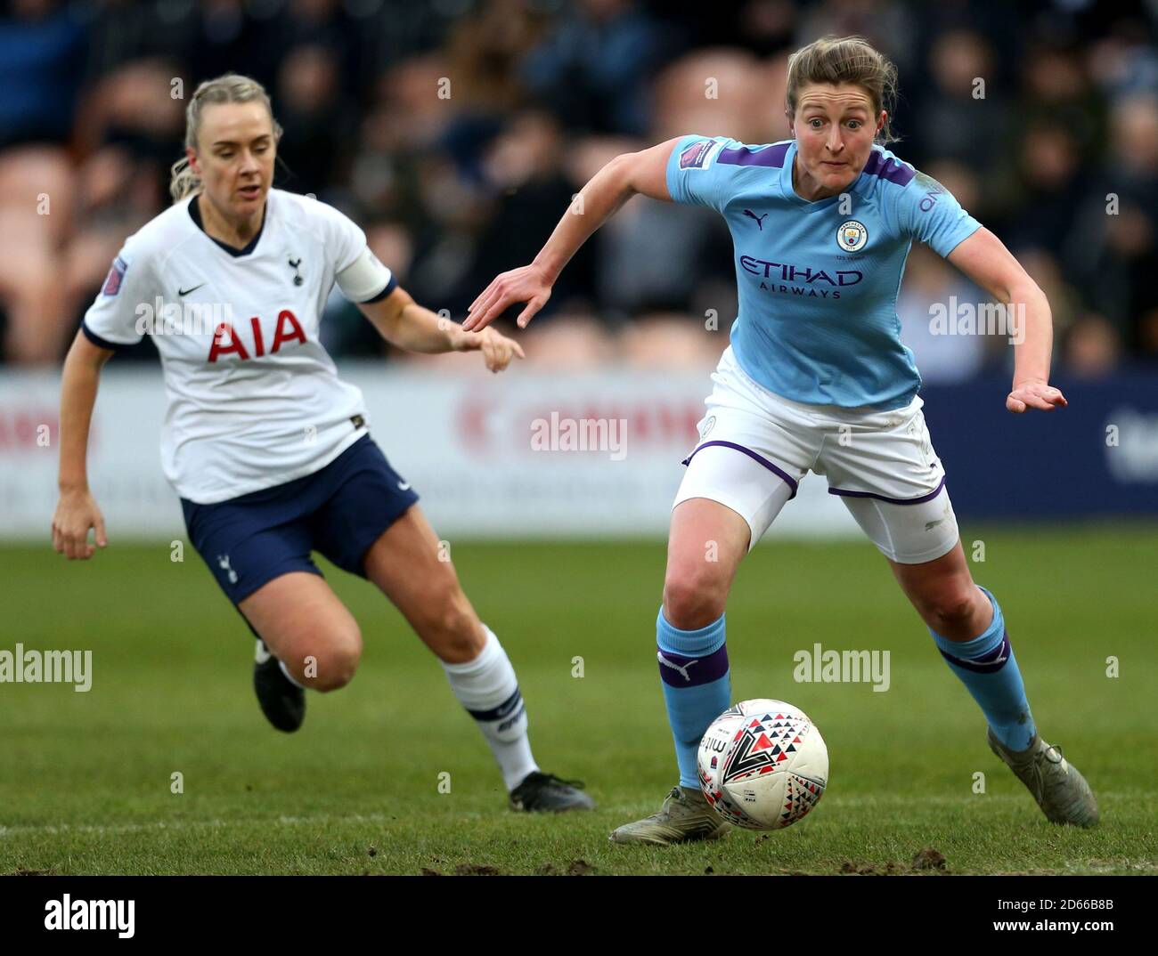Manchester City Ellen White (right) in action Stock Photo - Alamy