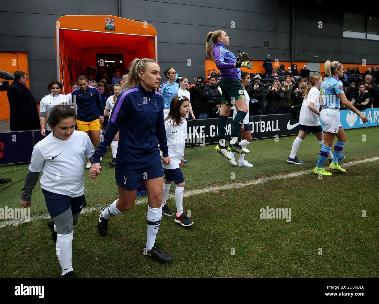 Tottenham manchester city wsl hi-res stock photography and images - Alamy