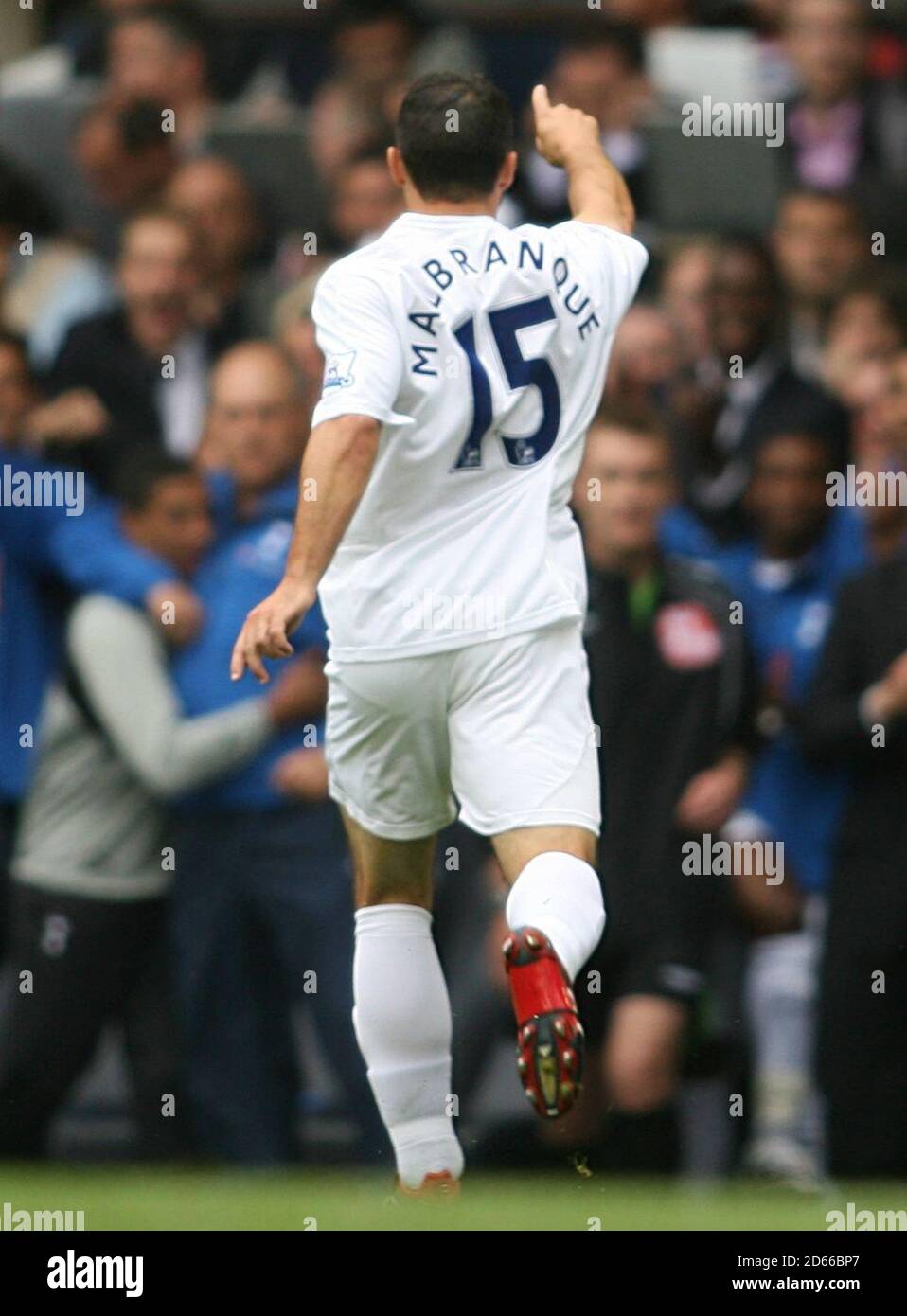Tottenham hotspurs bench hi-res stock photography and images - Alamy